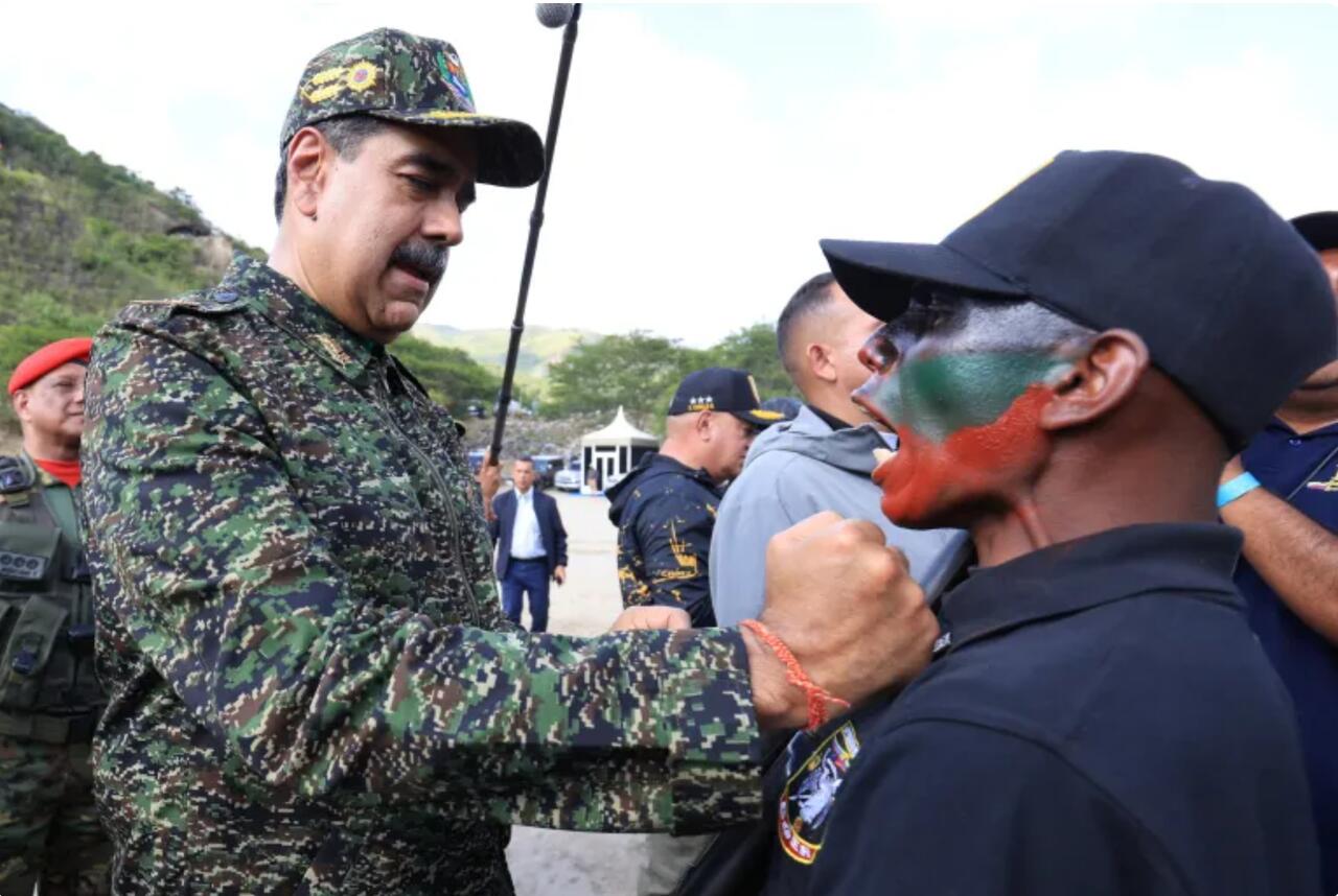 Maduro Stages Military Show Of Force As US Warships Near – Era of Light
